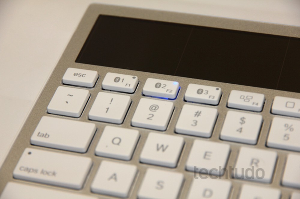 Review Logitech Wireless Solar Keyboard K760