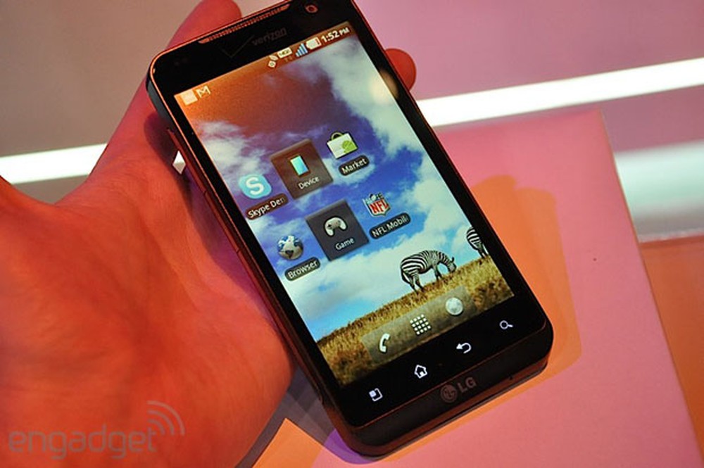 LG apresenta oficialmente o smartphone Revolution