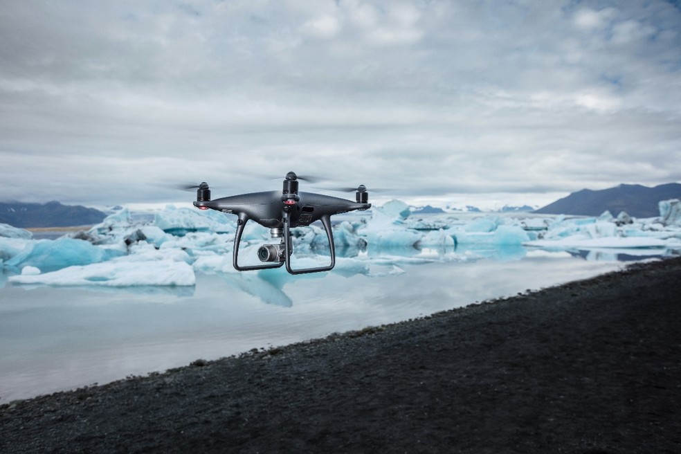 DJI apresenta AirScope, sistema de vigilância para drones em pleno voo