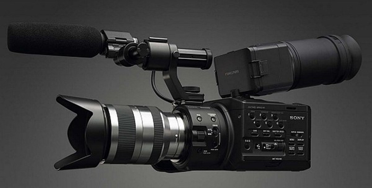 Sony NEX-FS100, uma câmera profissional de respeito