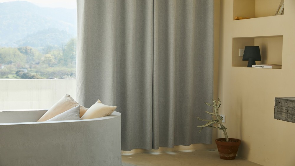 Cortina inteligente: 4 opções para automatizar a sua casa