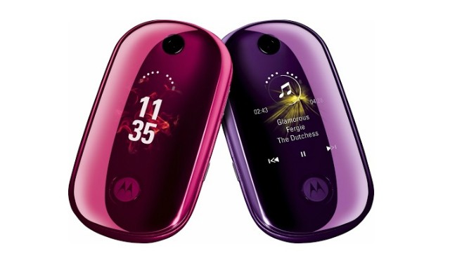 Celular com flip: veja fotos de modelos que fizeram sucesso nos anos 2000