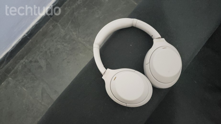 Sony WH-1000XM4 tem design confortável e som poderoso; veja impressões
