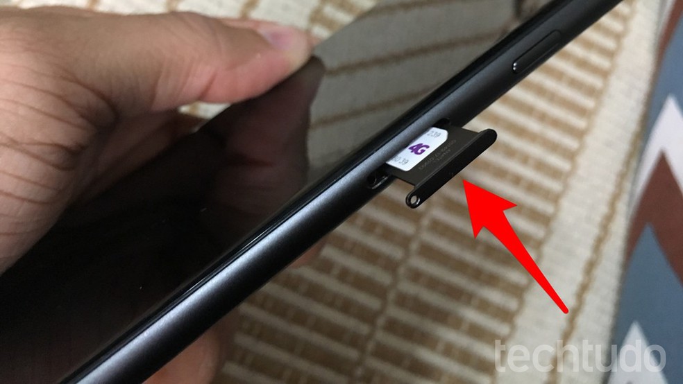 Como colocar o chip no iPhone 8