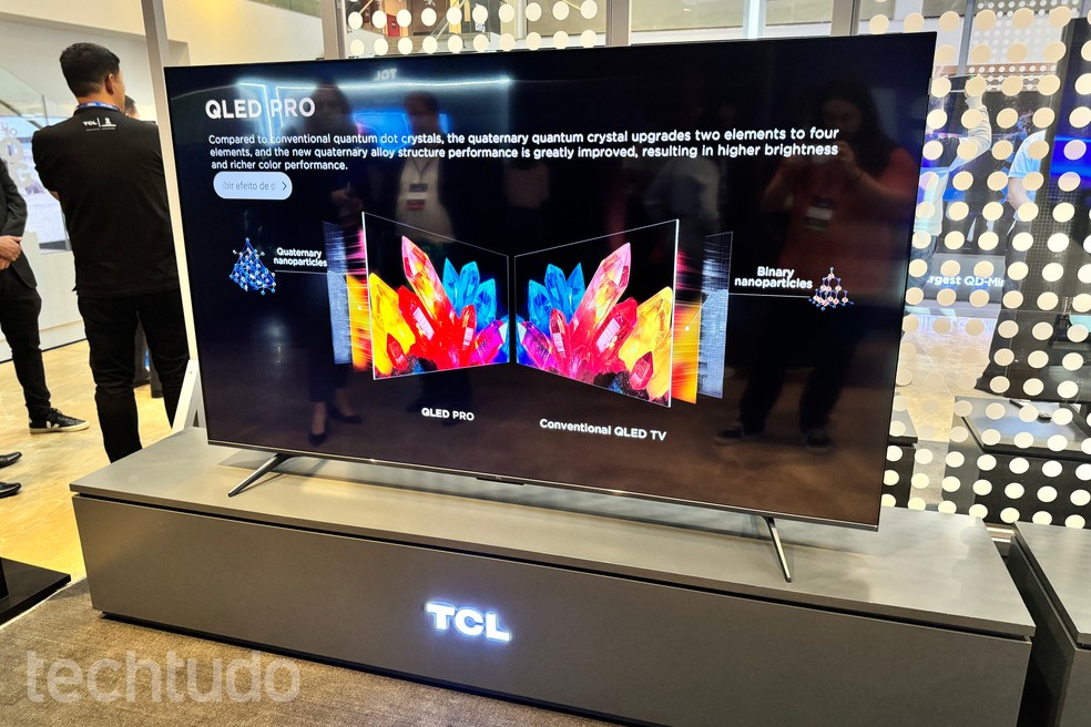 TCL lança 'maior TV do Brasil' com 115 polegadas; veja detalhes