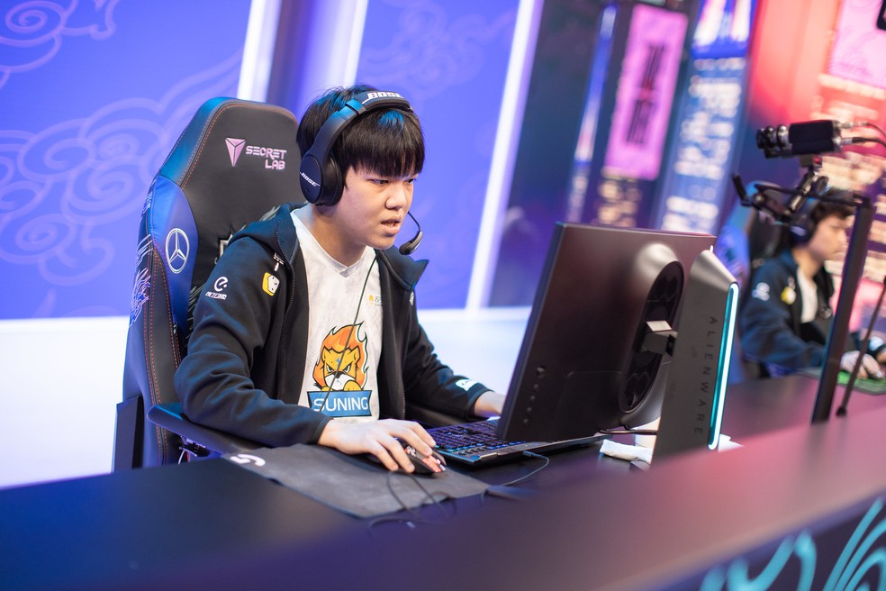 Mundial de LoL 2020: Suning vence a JD Gaming e avança para a semifinal