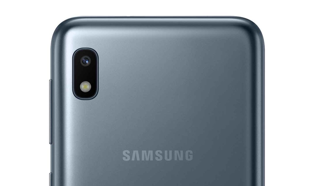 Galaxy A10 vira destaque na Black Friday 2019; veja preço, prós e contras