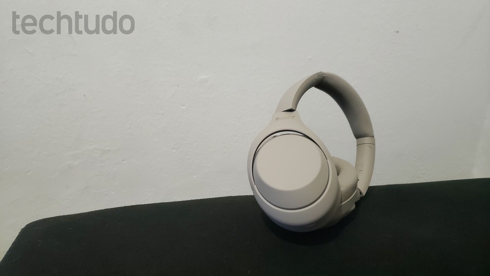 Sony WH-1000XM4 tem design confortável e som poderoso; veja impressões