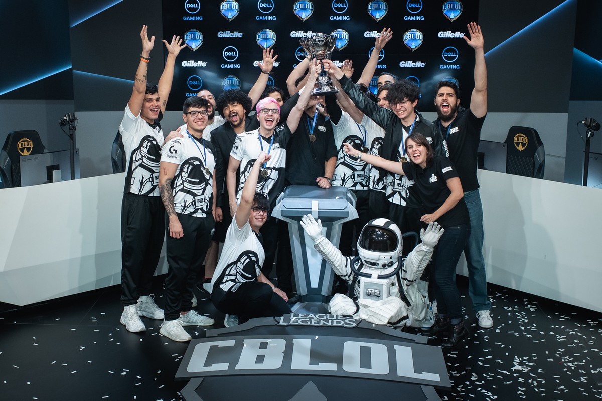 Dez anos de CBLOL: confira os times campeões de cada edição