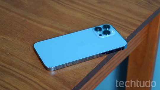 Como usar códigos no discador do iPhone para liberar funções úteis