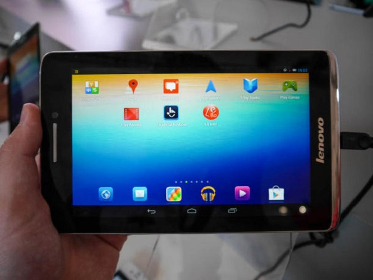 Lenovo lança tablet S5000 super leve e smartphone Vibe X com tela Full HD