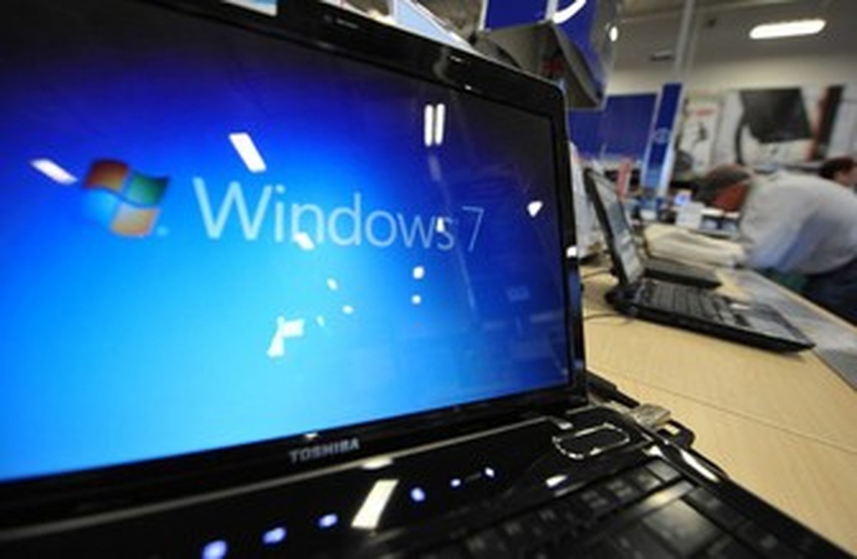 Windows 7 não está mais à venda, mas PCs com sistema continuam nas lojas