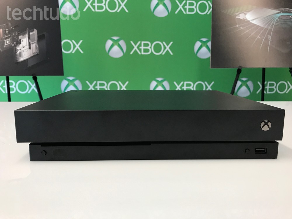 Xbox One X será lançado no Brasil no dia 15 de dezembro por R$ 4 mil