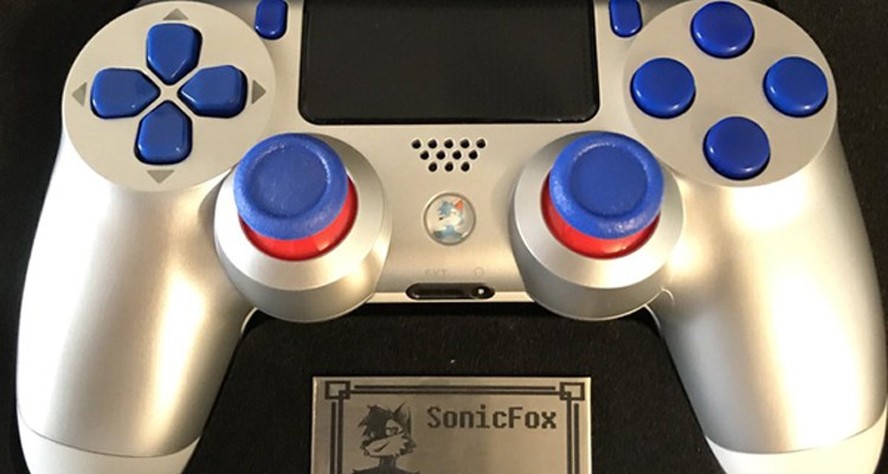 Sonic Fox testa protótipo de controle de PS4 dedicado a jogos de luta