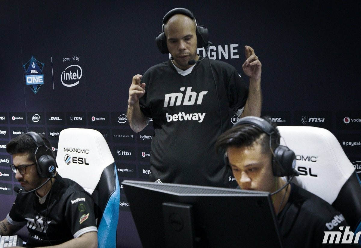 MIBR: após suspensão, vídeos de dead usando bug são divulgados por site