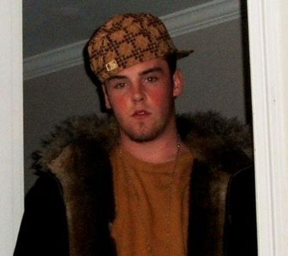 Meme famoso nos EUA, Scumbag Steve lança carreira como rapper