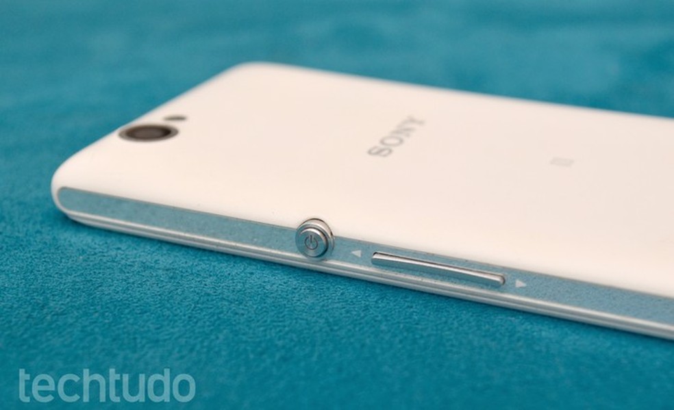 Review Xperia M