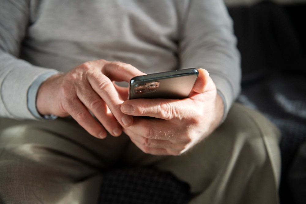 O que é celular recondicionado? Veja se aparelho vale a pena