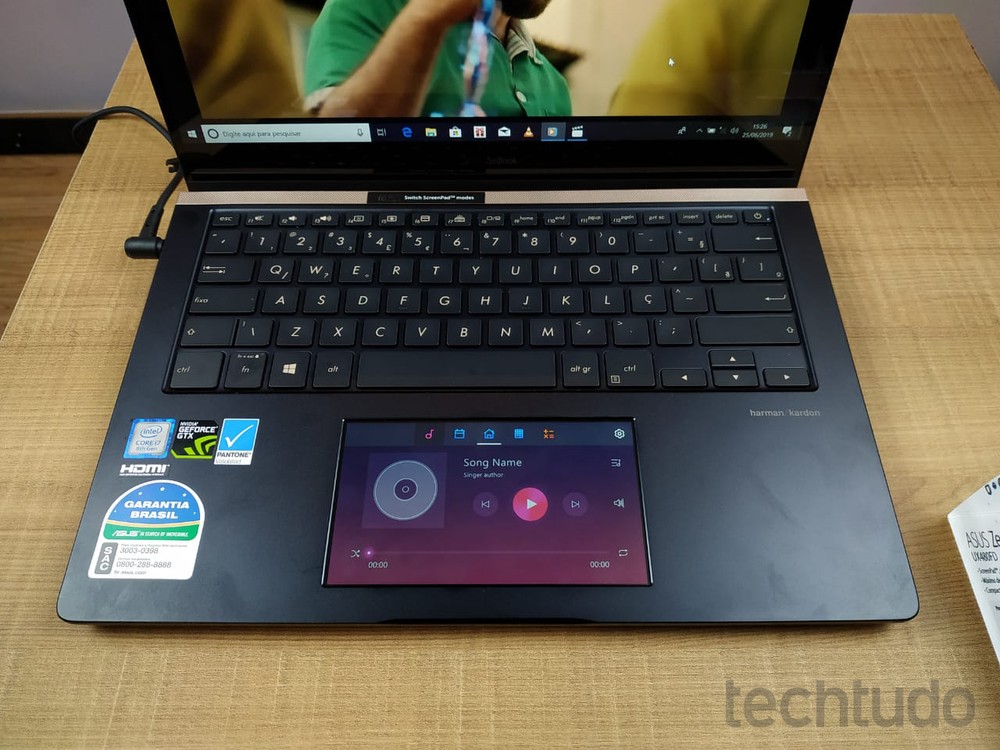 ZenBook Pro14 e Pro15 vs MacBook Pro: compare ficha técnica dos notebooks