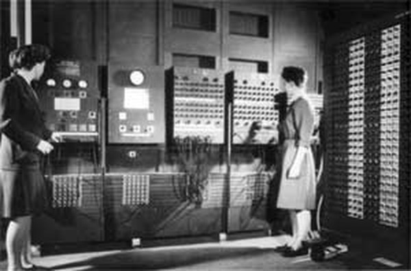 Primeiro computador do mundo faz 65 anos