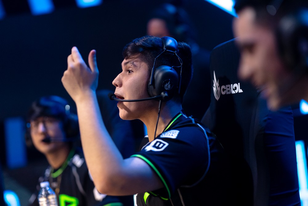Mundial de LOL 2022: LOUD vence e acaba com a invencibilidade da Fnatic