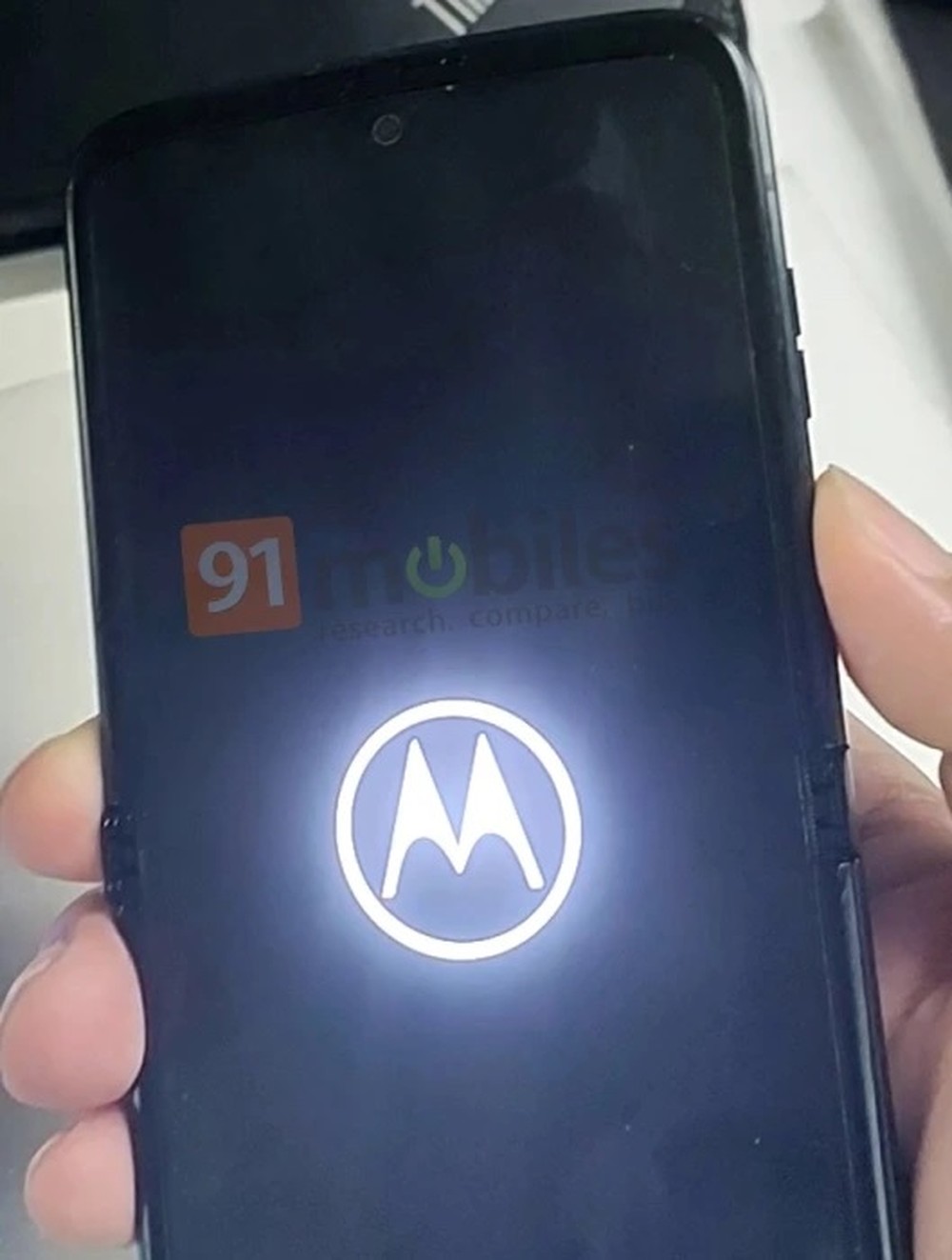 Nova geração do Motorola V3 deve ganhar câmera dupla