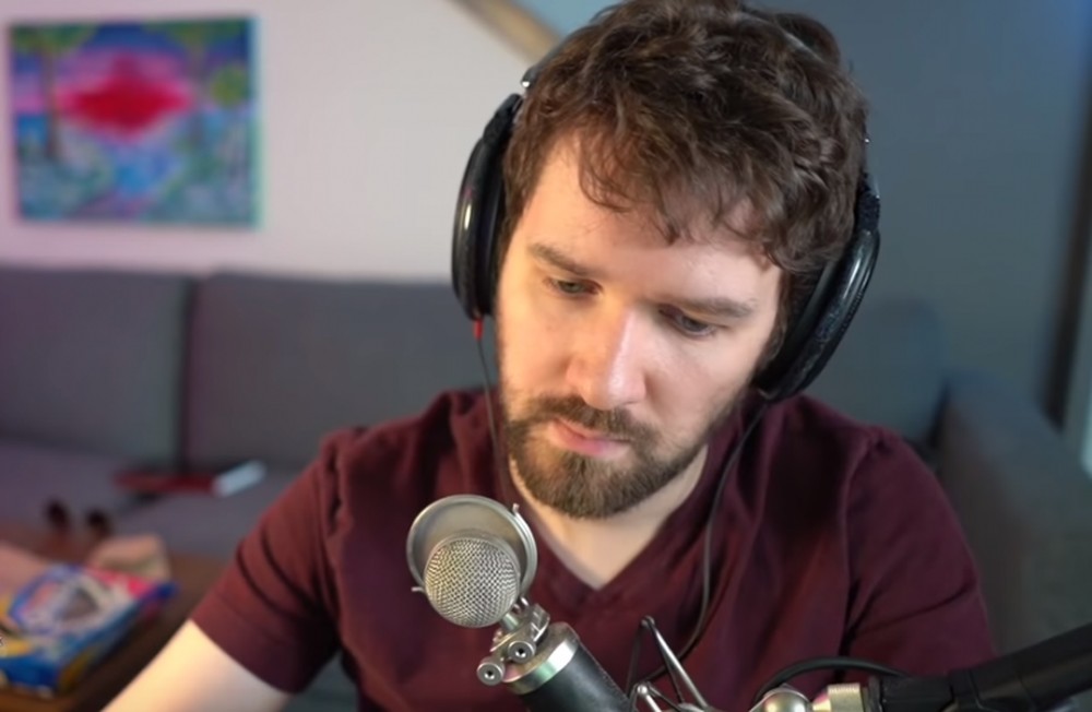 Twitch: Destiny é banido do site após mostrar 'nudez' em live