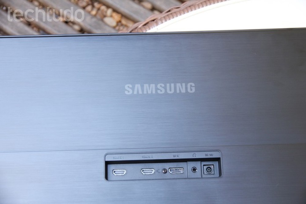 Review Samsung UD590