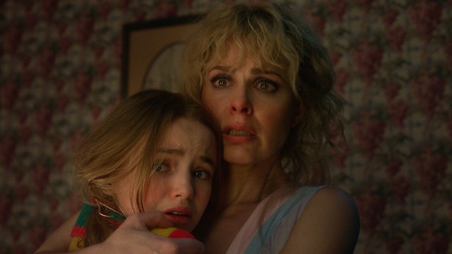 Holly mudou de atriz em Stranger Things? Relembre personagem e entenda