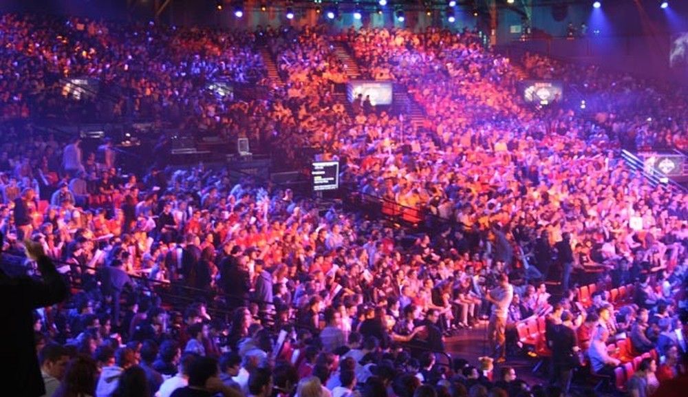 League of Legends: torneio em Paris reúne 9 mil fãs e os melhores jogadores