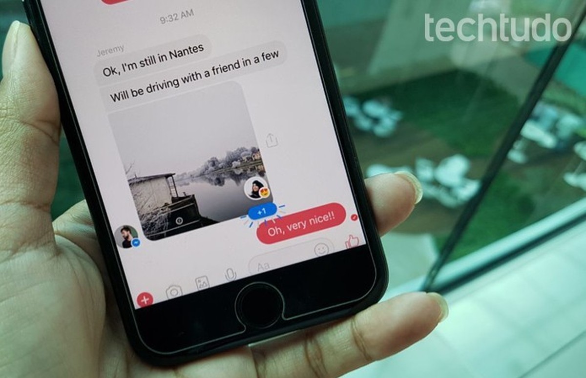 Como encaminhar uma mensagem do Facebook Messenger para outro contato