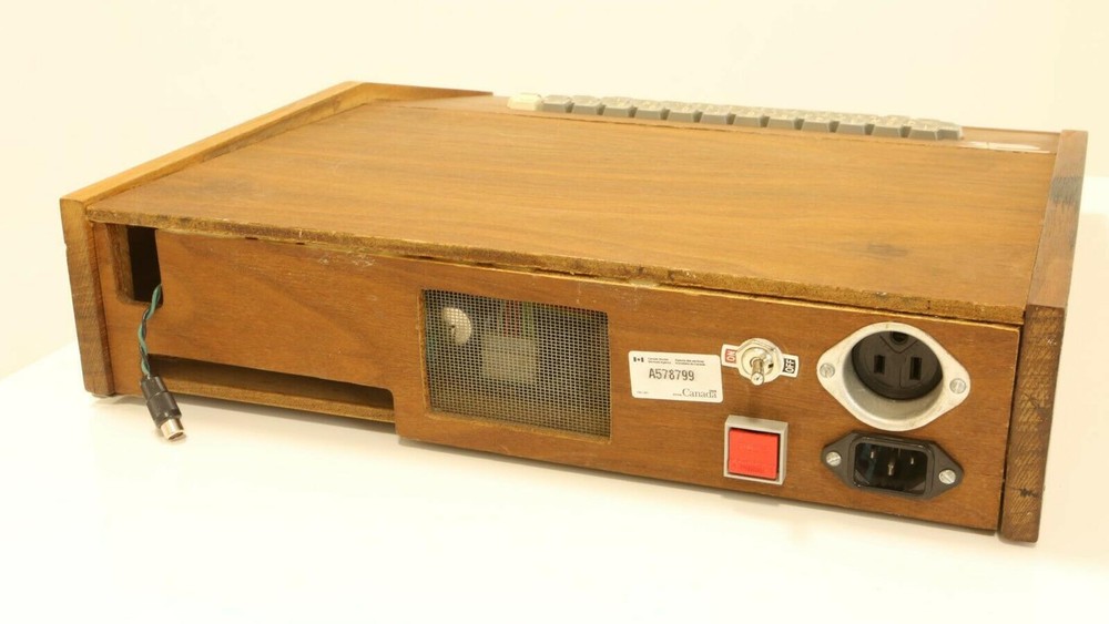 Apple-1original e em funcionamento está à venda por R$ 6,9 milhões