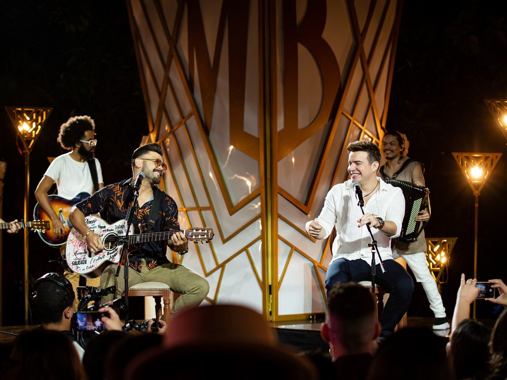 Lives de hoje: como assistir aos shows de sábado ao vivo e online