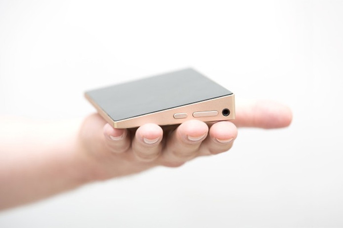 Mini PC impressiona com tela Full HD de 6 polegadas e Windows 10