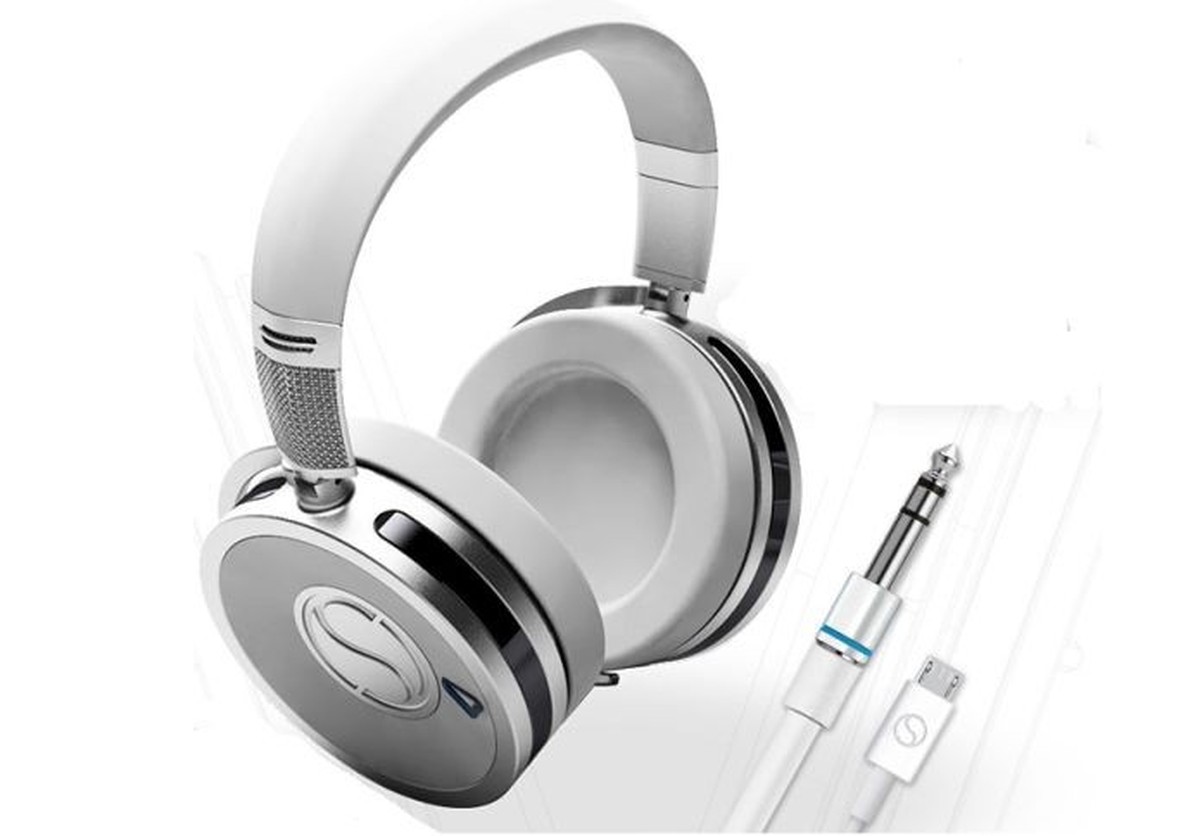 Fone high-tech tem seis microfones, câmera HD e bateria que dura 18 horas