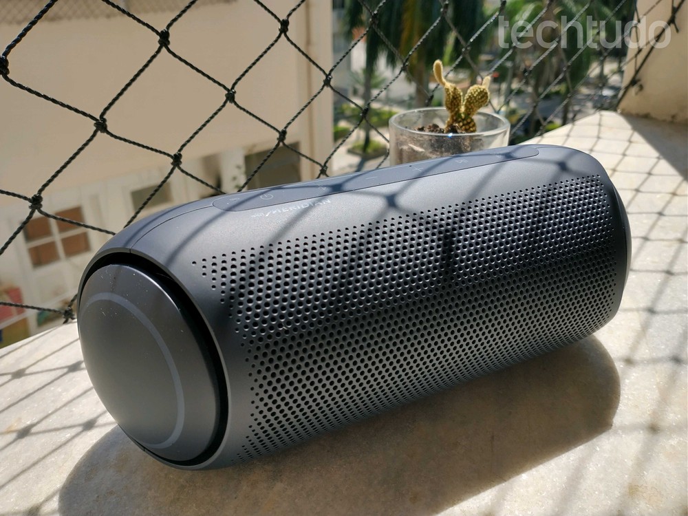 Review LG Xboom Go PL7: caixa de som tenta caprichar, mas esbarra no preço