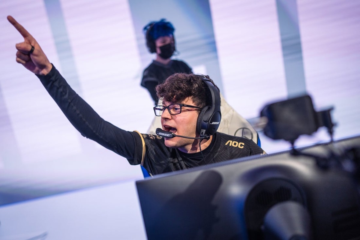 Mundial de LOL: RED precisa de início calmo contra HLE e LNG, diz Grevthar