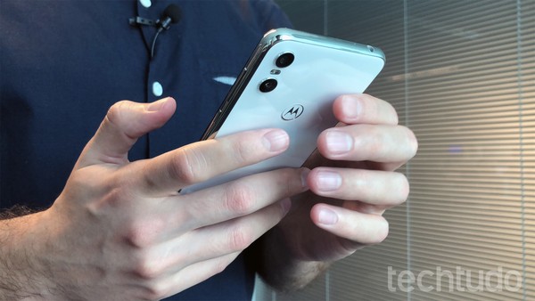 Motorola One Zoom vs Motorola One: compare preço e ficha técnica