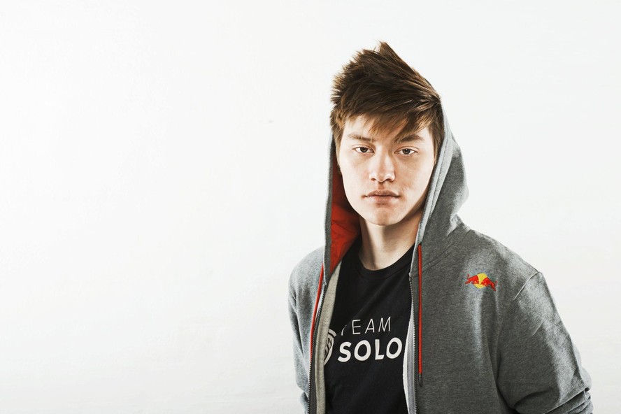 Lenda de Smash Bros. em Dragon Ball FighterZ: Leffen explica mudança