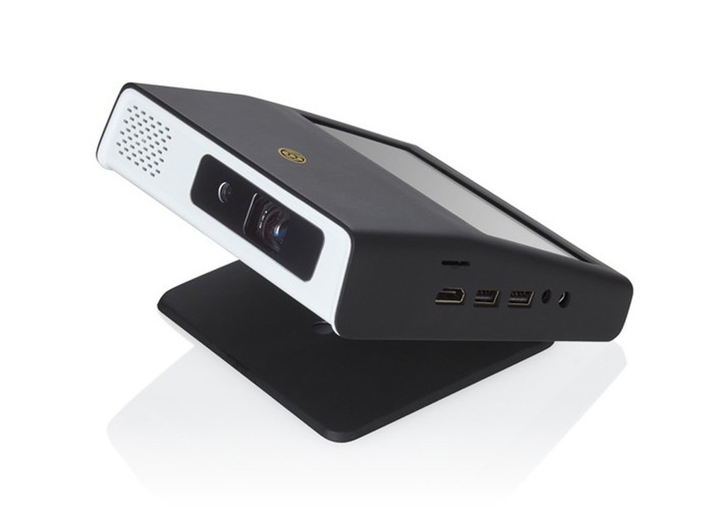 Projetor smart roda Android, faz streaming de vídeos e navega a web