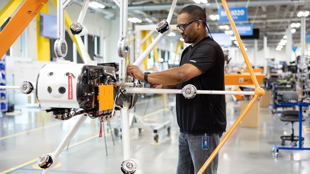 Amazon vai começar a fazer entregas com drones ainda em 2022