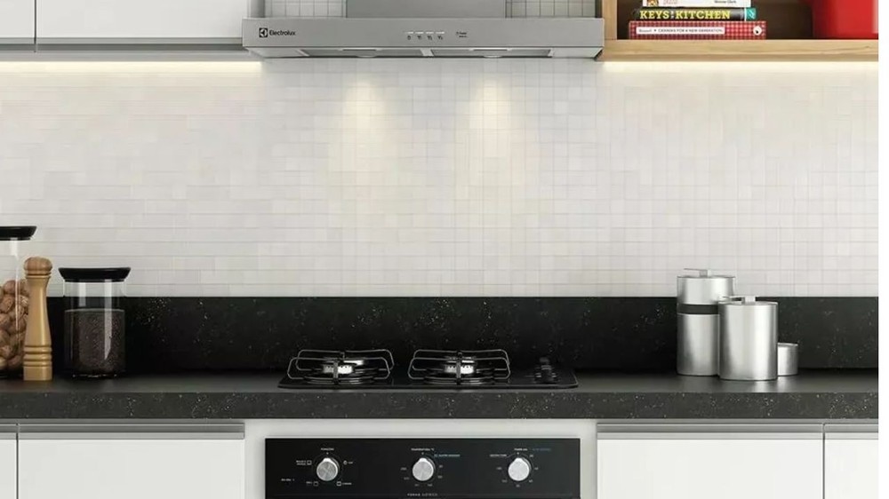Coifa para cozinha: veja o que é, como instalar e modelos à venda