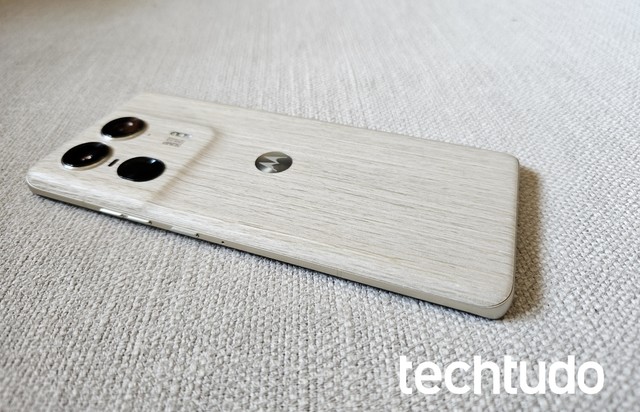 Motorola lança nova linha Edge 50 com investimento em câmeras e IA; confira