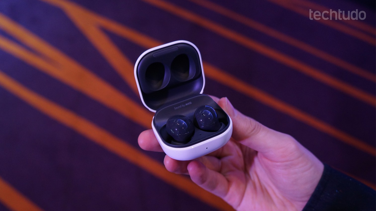 Galaxy Buds 2 vs Galaxy Buds FE: compare os fones Bluetooth da Samsung