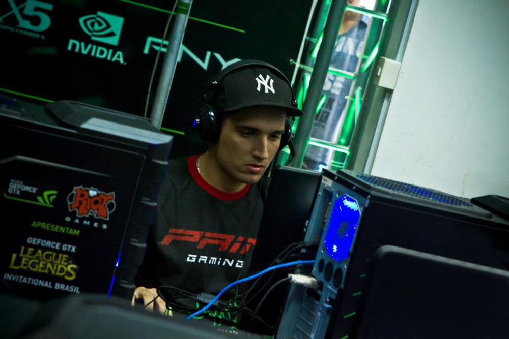 Jogador profissional de League of Legends fala sobre fama mundial