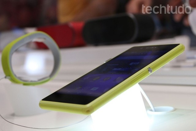 Celulares pequenos: conheça 6 opções com tela menor que 5 polegadas