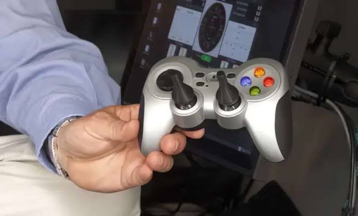 Logitech F710: veja controle do submarino que sumiu em viagem ao Titanic