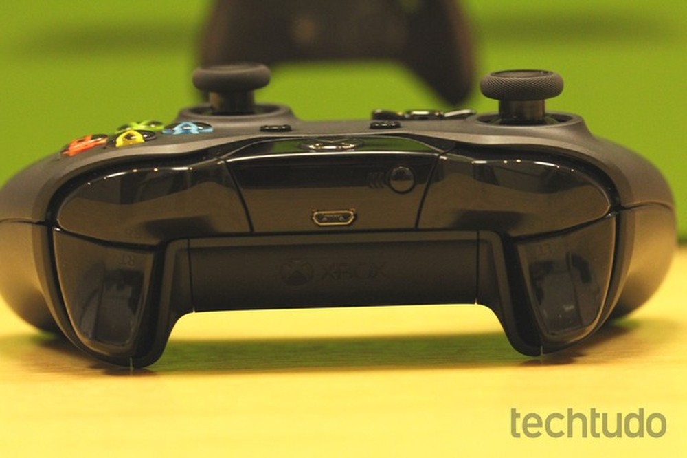 Controle do Xbox One vs. DualShock 4: veja o comparativo entre os joysticks