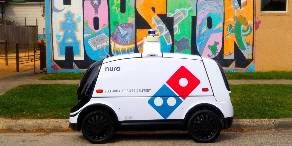 Robô autônomo entrega pizza na casa do cliente; veja como funciona