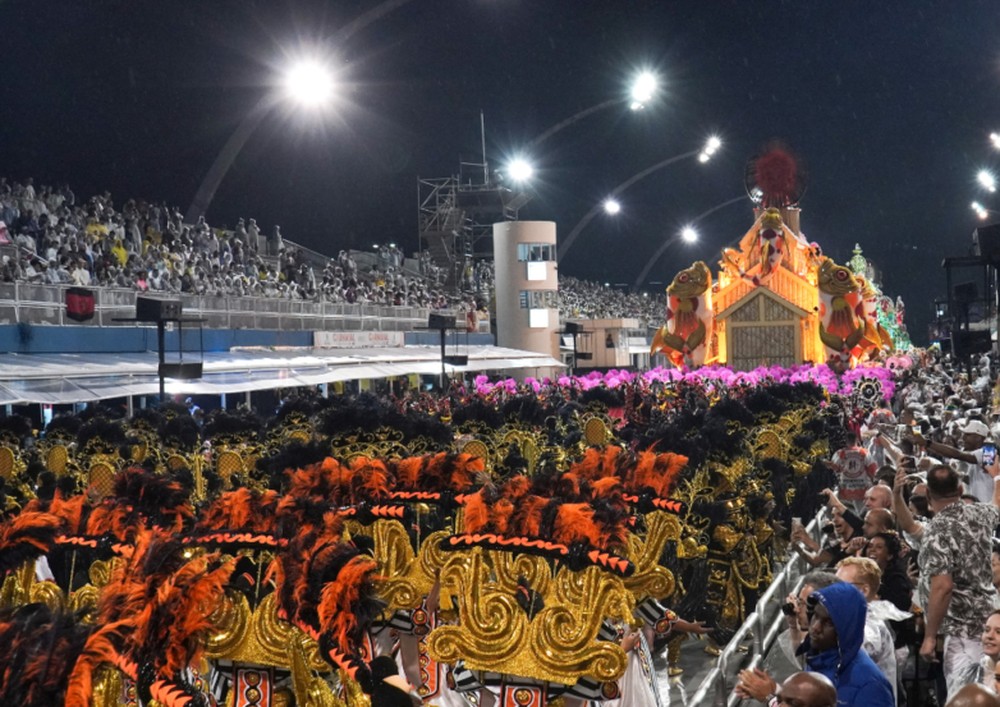 Carnaval 2025 ao vivo: onde assistir ao desfile das escolas de São Paulo